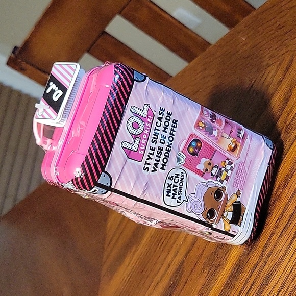 L.O.L. Surprise! | Other | Lol Surprise Style Suitcase Playset Dj Lol ...